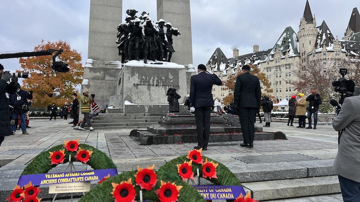 Le Canada célèbre le jour du Souvenir : les faits saillants ...