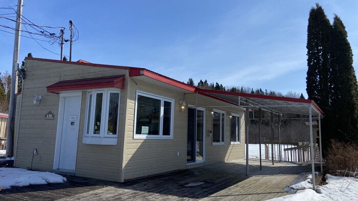 Un nouveau centre multifonctionnel à Saint-Henri-de-Taillon | Radio-Canada