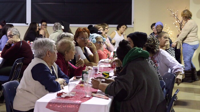 Espoir et chaleur humaine au menu de Chez Doris | Radio-Canada