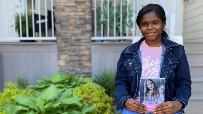 Une élève de 5e année à Regina publie son premier roman | Radio-Canada