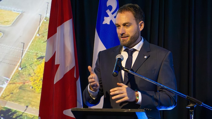 Une usine de céramique carboneutre inaugurée à Matane | Radio-Canada