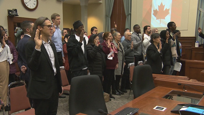 Une trentaine d’Estriens reçoivent la citoyenneté canadienne | Radio-Canada