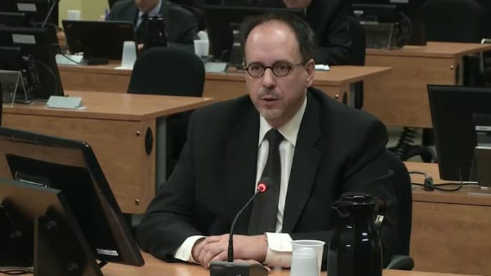 Un ex-DG de la Ville de Montréal sanctionné pour avoir « fermé les yeux ...
