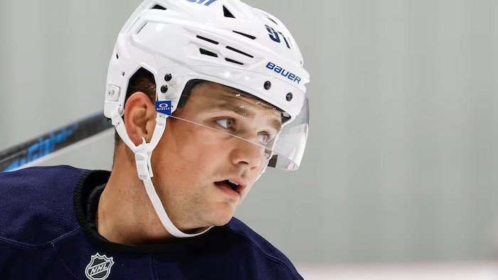 Retour gagnant pour Cole Perfetti des Jets de Winnipeg, après une ...