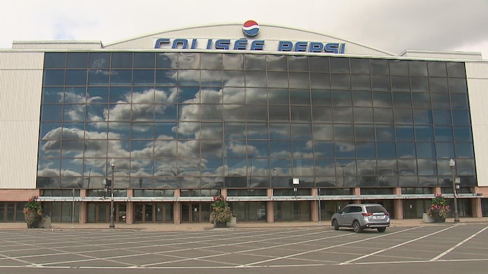 Le Colisée nommé Pepsi... sans contrat officiel | Radio-Canada