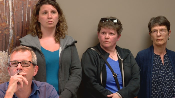 À Saint-Paul, guerre de tranchées autour d'un directeur suspendu ...