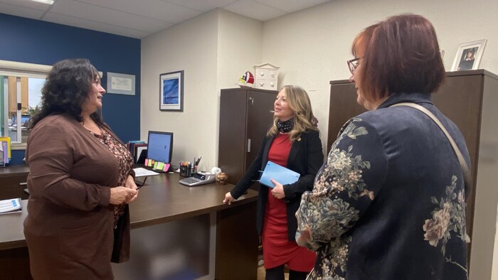 Des organismes francophones de Thunder Bay rencontrent Marit Stiles ...