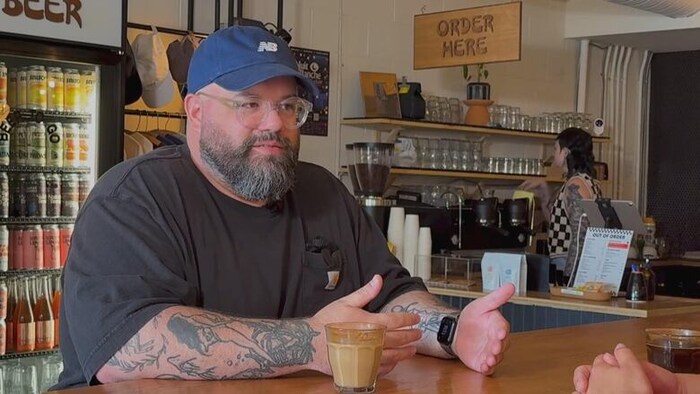 Un café où les pourboires sont interdits | Radio-Canada