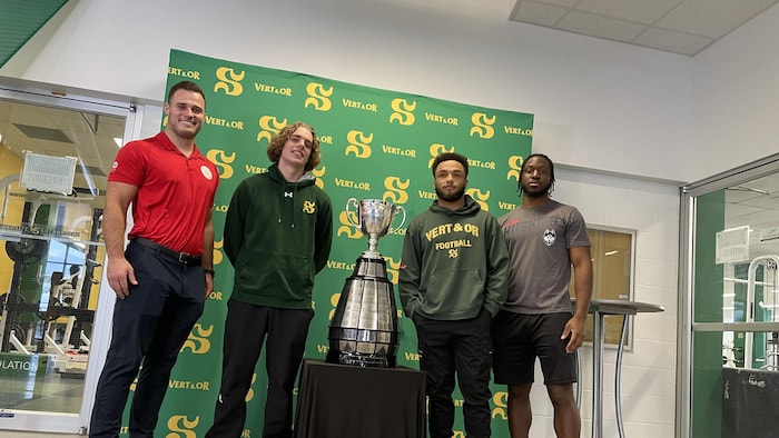 La Coupe Grey de passage à Sherbrooke | Radio-Canada