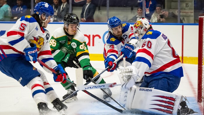 Coupe Memorial : les Knights remportent un match serré face aux ...