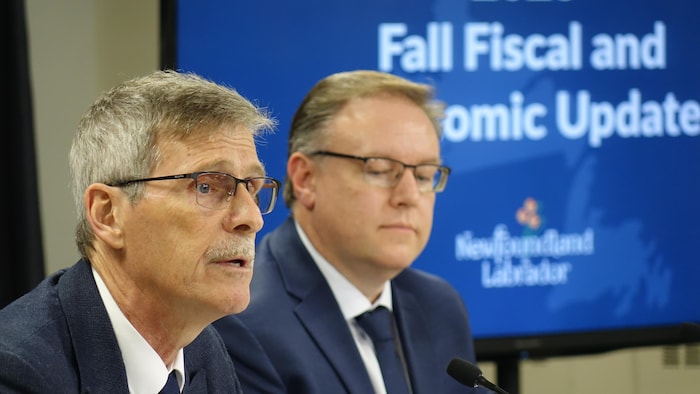 Le déficit de Terre-Neuve-et-Labrador frôle le milliard de dollars ...