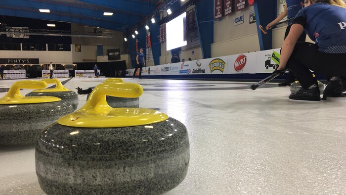 Les meilleurs joueurs de curling au monde s'affrontent à Chatham jusqu ...