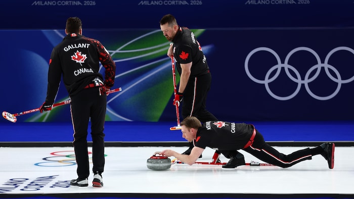 Le Canada vainc la Suède et remporte un troisième match en curling ...
