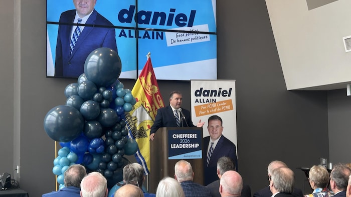 Don Monahan se lance dans la course à la chefferie du Parti ...