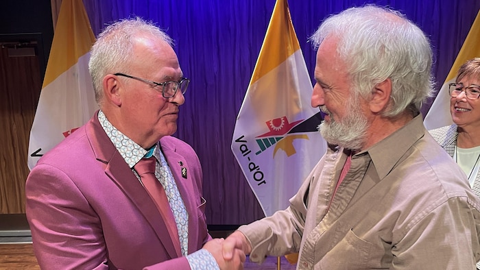 Daniel Burke et Jean-Yves Poitras décorés de l’Ordre de Val-d’Or ...