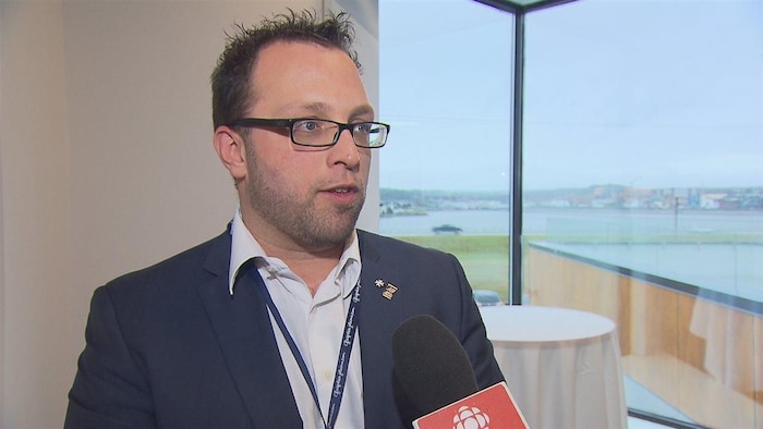 L’UMQ dénonce l’absence d’Ottawa dans le dossier du transport aérien ...