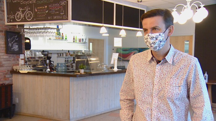 Several provinces are dropping vaccine passports, but some businesses ...