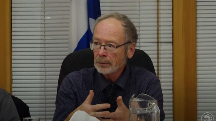 Le maire de Percé utilise son droit de veto, mais sans résultat | Radio ...