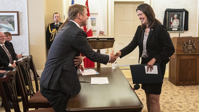 Enquête réclamée sur l’allégation d’ingérence politique du bureau de ...