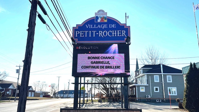 Toute la communauté de Petit-Rocher derrière son étoile, la danseuse ...