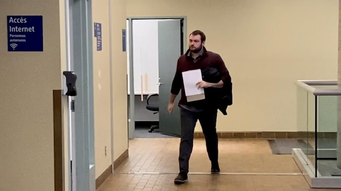 Leurre informatique : un ex-enseignant du SSF dit qu’il était complexé ...