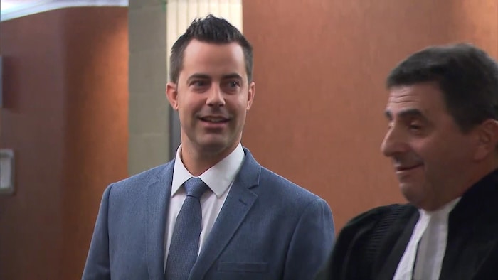 Retrait des accusations contre l'enquêteur Chartrand du SPVM | Radio-Canada