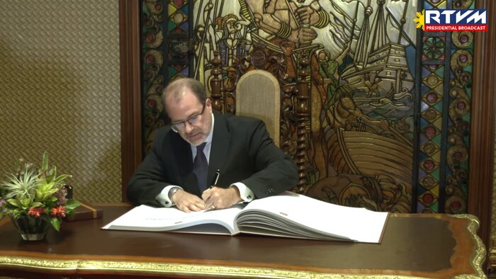 Ambasador ng Canada sa Pilipinas nagprisenta ng credentials sa pangulo ...