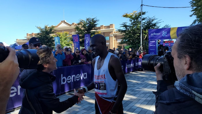 David Mutai remporte le 23e marathon de Québec | Radio-Canada