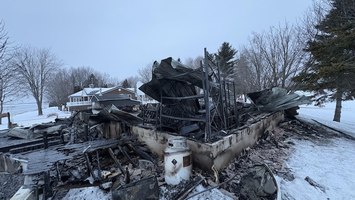 Une famille transportée à l’hôpital après l’incendie d’une maison à ...