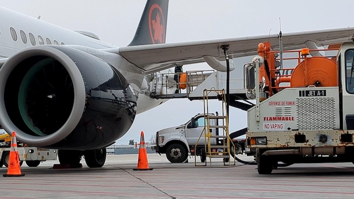 Les déchets des avions, l’autre pollution | Radio-Canada