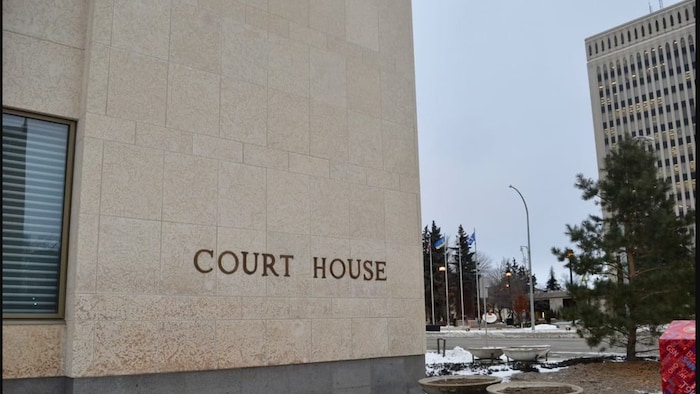 Un jury de huit femmes et six hommes pour le procès de Joshua Louis ...