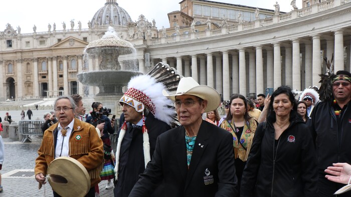 Les Premières Nations et le pape : se toucher du bout des doigts ...