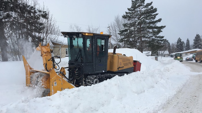 Des dépenses de déneigement élevées à Saguenay | Radio-Canada