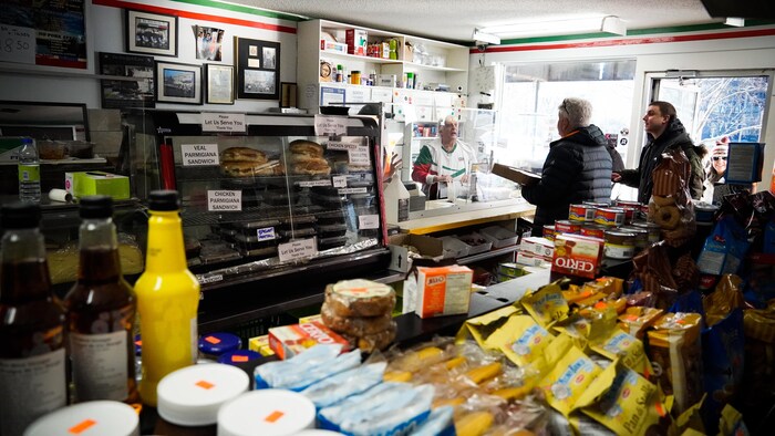 Di Rienzo célèbre 50 ans d’histoire au cœur de la Petite Italie, à ...