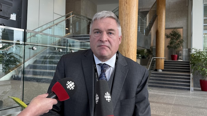 Élections Alberta fait face à « un volume de travail sans précédent ...