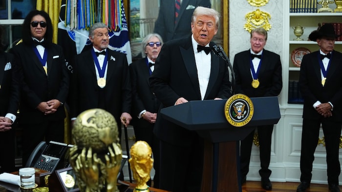 Trump a reçu les lauréats du Kennedy Center à la Maison-Blanche | Radio ...