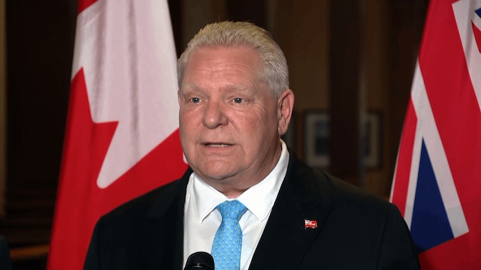 Des tarifs américains de 35 % sur les produits canadiens | Radio-Canada