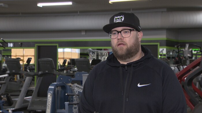 Des salles de sport de l'Alberta espèrent rouvrir bientôt | Radio-Canada