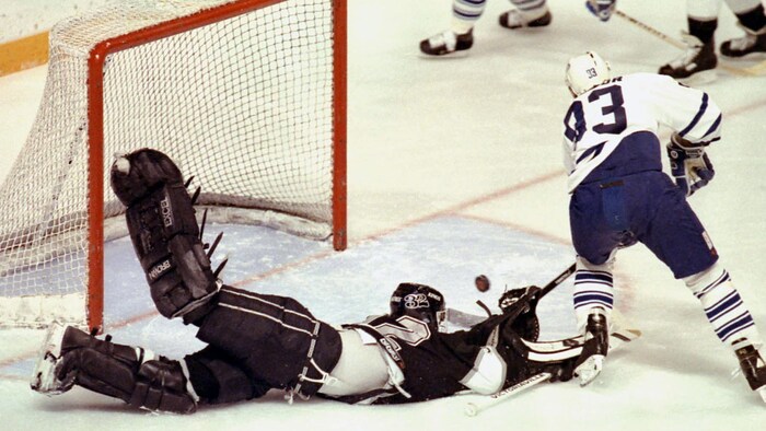 Le Maple Leaf Gardens revit grâce au hockey féminin | Radio-Canada