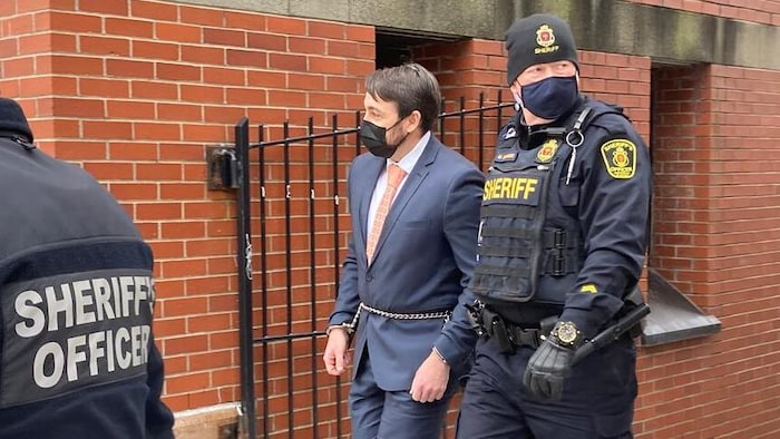 Doug Snelgrove n’est plus policier au sein de la Force constabulaire ...