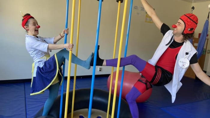 Des clowns thérapeutiques pour communiquer avec de jeunes autistes ...