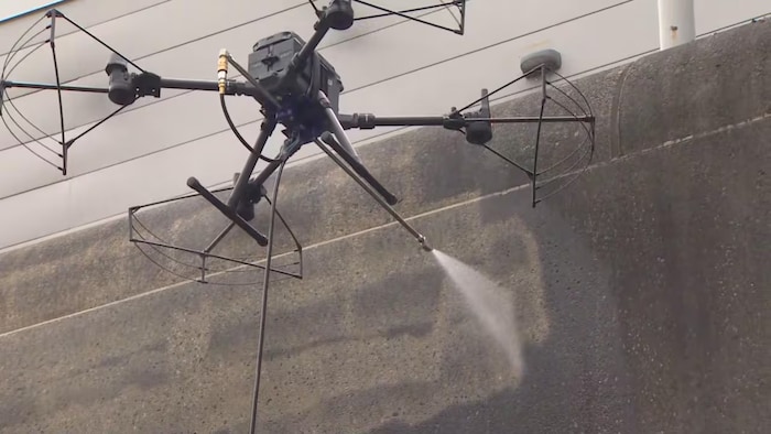 Un hôpital de Victoria nettoyé à l’aide de drones | Radio-Canada