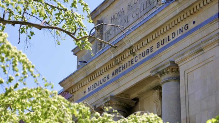 Un conflit de travail se dessine à l’Université Dalhousie | Radio-Canada