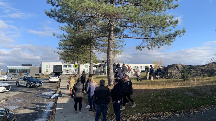 Le confinement est levé à l’école secondaire D’Iberville | Radio-Canada