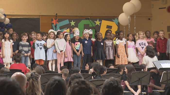 L’École Gabrielle-Roy fête ses 25 ans à Surrey | Radio-Canada