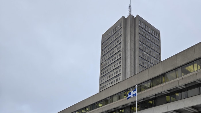 Jusqu’à 120 M$ pour des travaux critiques à l’édifice Marie-Guyart ...