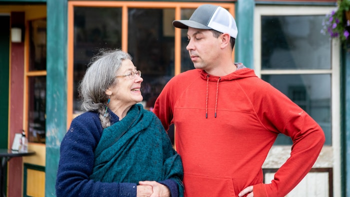 Eloïse Charet, mère, rebelle et pacifiste pour l’environnement | Radio ...