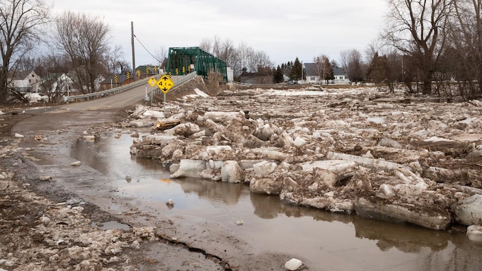 Inondations et rues fermées à Bécancour | Radio-Canada