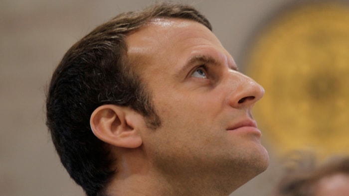 Emmanuel Macron choque la droite française en dénonçant la colonisation ...