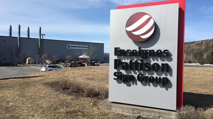 Une usine d'Edmundston passe de la fabrication d'enseignes aux visières ...